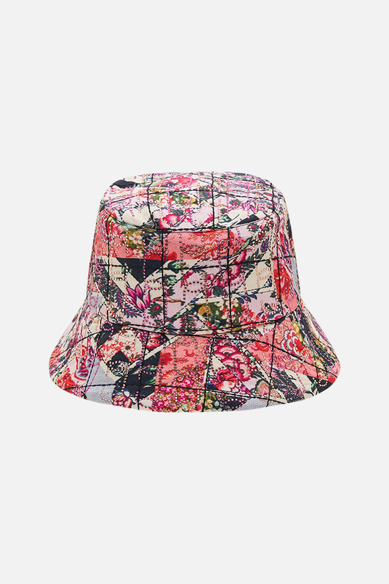 QUILTED BUCKET HAT PATCHWORK POETRY – CAMILLA