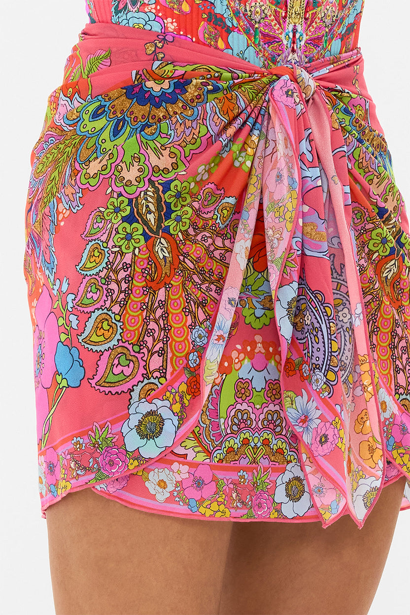 LAYERED SHORT SARONG WITH TIE FRONT WINDMILLS AND WILDFLOWERS – CAMILLA