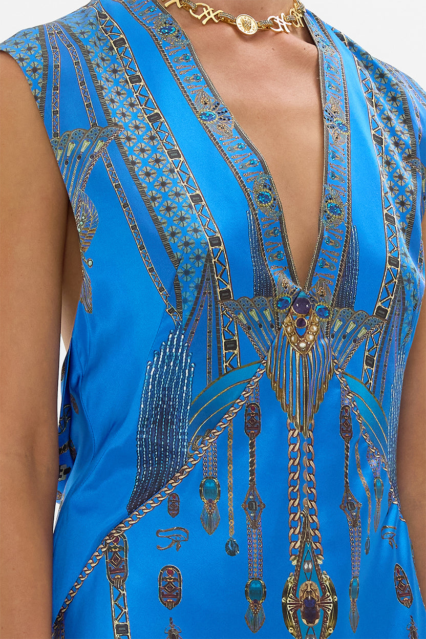 The Archival Revival Extended Shoulder Long Dress With Back Cut Outs ...