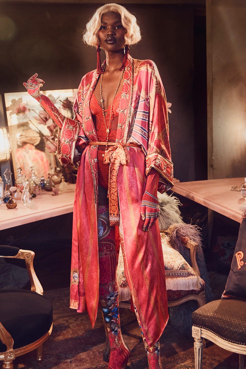 LONG ROBE WITH NARROW COLLAR LOUNGE HOUR – CAMILLA