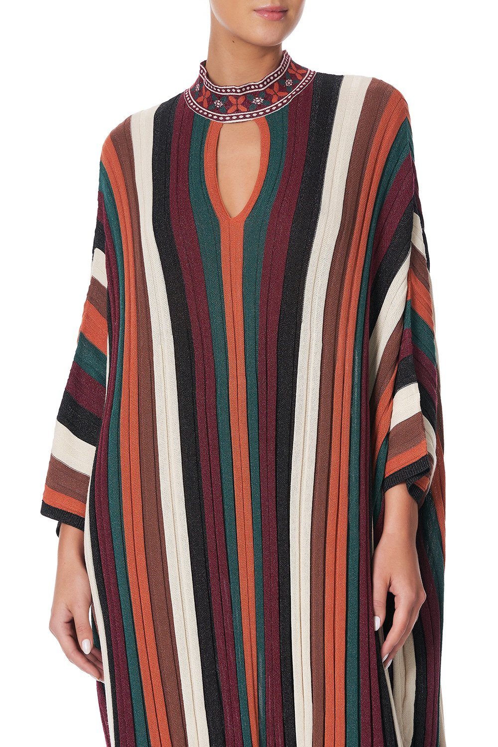 ROUND HEM KNITTED KAFTAN WITHNECKBAND PAVED IN PAISLEY – CAMILLA