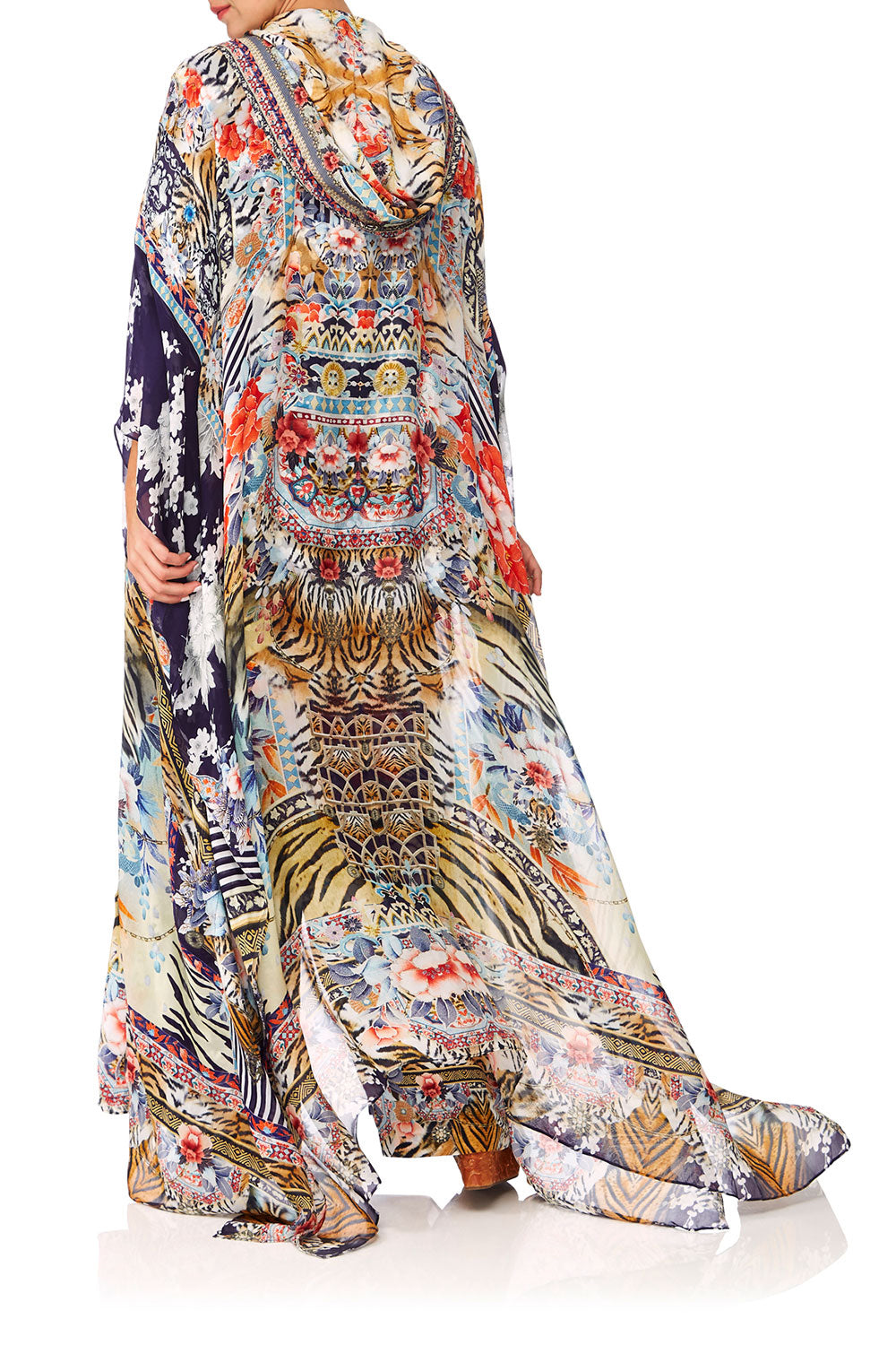 OVERSIZED ROBE THE LONELY WILD – CAMILLA