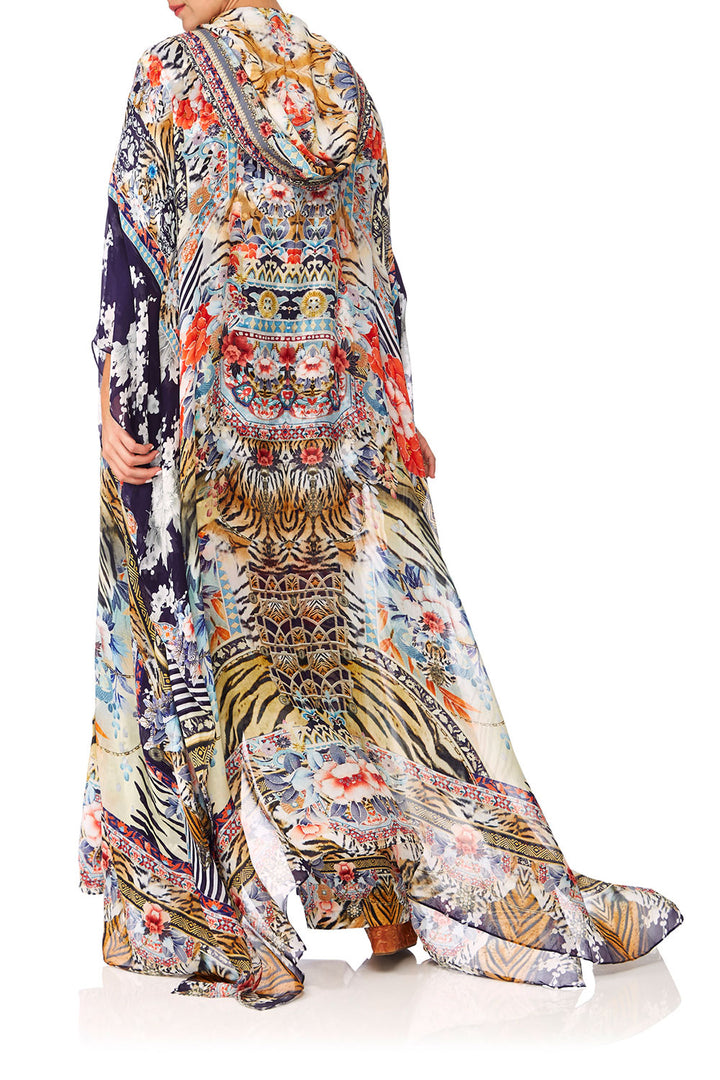 OVERSIZED ROBE THE LONELY WILD – CAMILLA