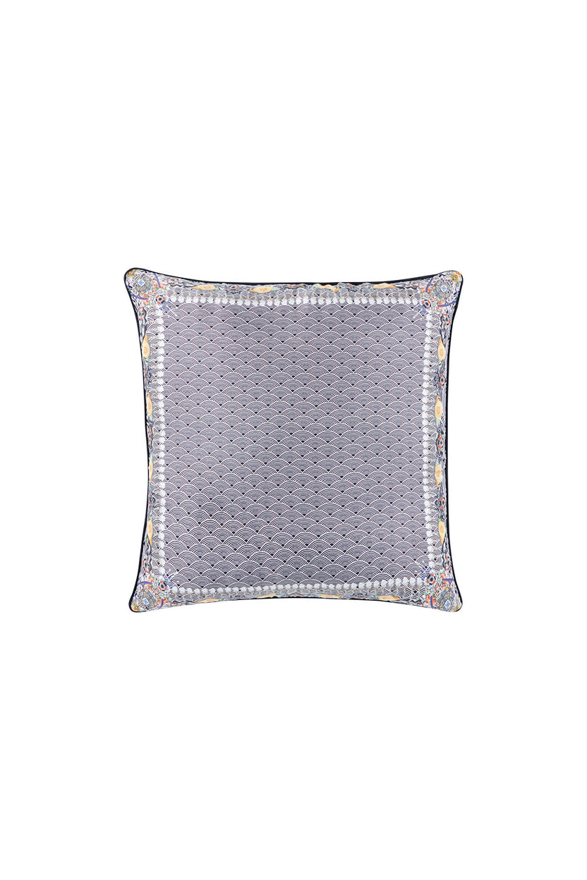 SMALL SQUARE CUSHION VINTAGE VIXEN – CAMILLA