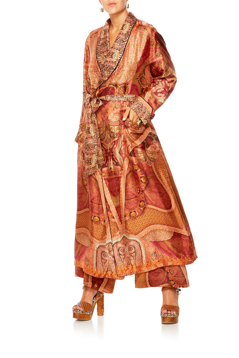 LONG ROBE WITH TIE FAMILY GATHERING – CAMILLA