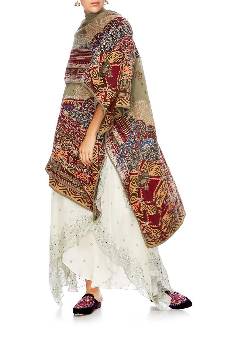 OVERSIZED THROWOVER THE CARAVAN – CAMILLA