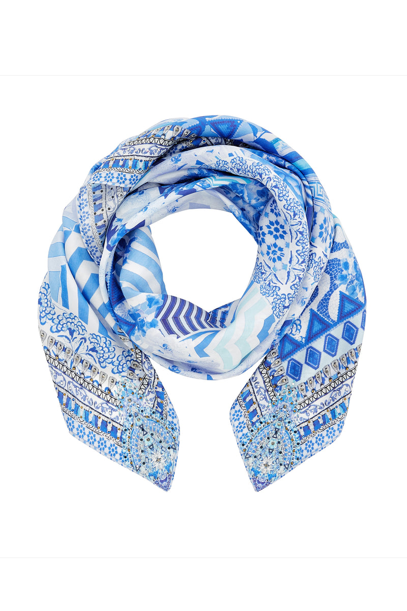 LARGE SQUARE SCARF THROWING SHADE – CAMILLA